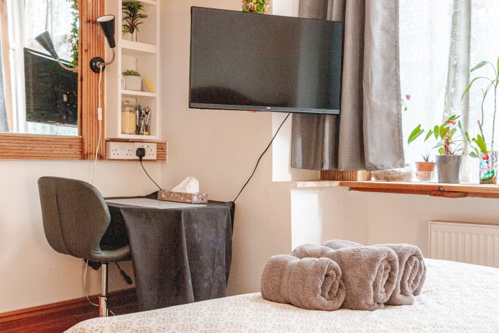 Spacious Self-contained Unit - Manchester