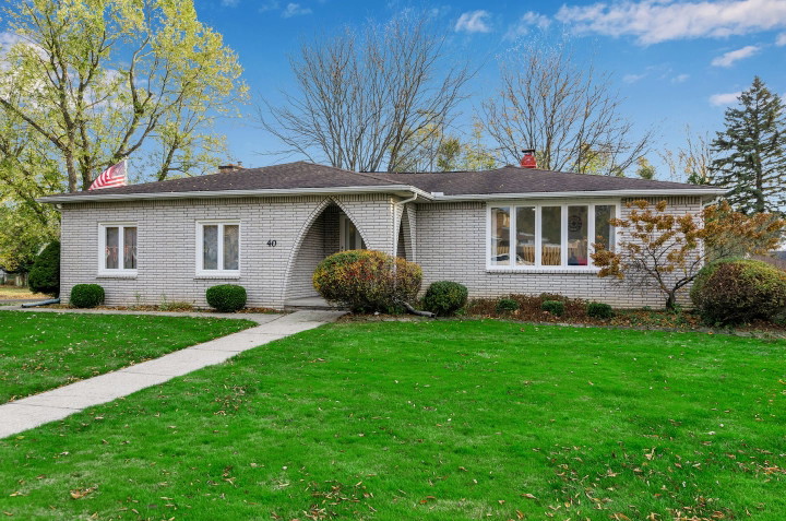 Private 3 Bedroom 1.5 Bath Home Sleeps 7 Depew Ny - East Aurora, NY