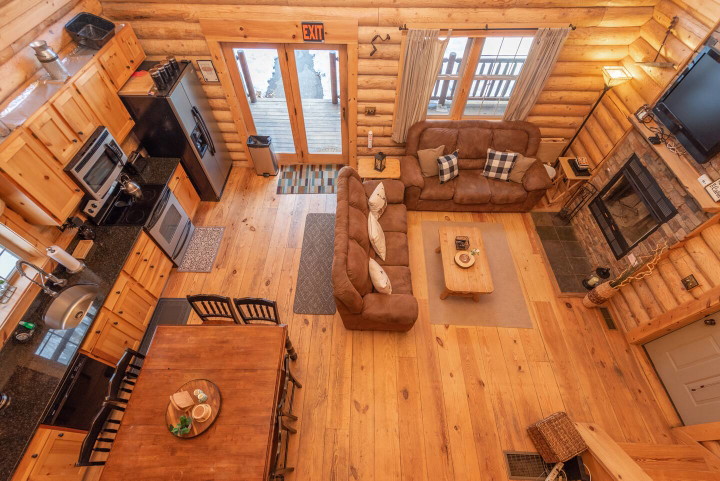 Charming Log Home W/ Fireplaces & Hot Tub - Oakland, MD
