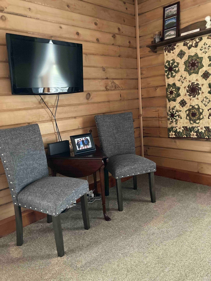 Carmel Timber West Lodge Master Suite - Traders Point, IN