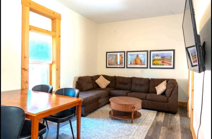 Allen Town Oasis- 2 Bed 1 Bath Free Parking - 水牛城