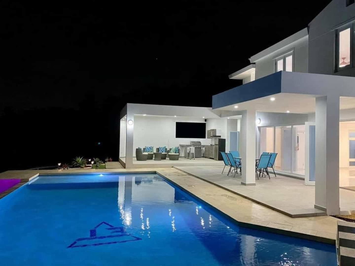 Et Deluxe House - Caguas
