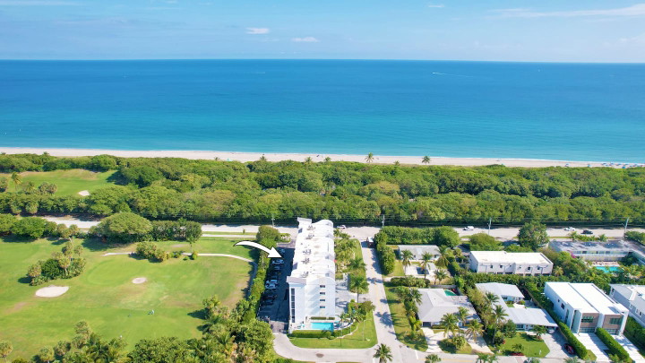 Steps To Beach, Balcony, Pool, Parking - 2br 2ba - Boca Raton, FL