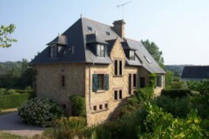 Villa De Charme Au Port Blanc - Brittany