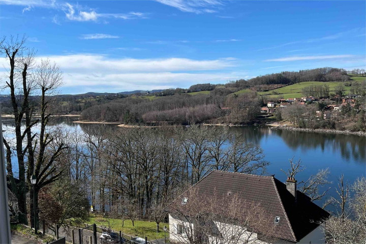 Maison Au Bord Du Lac - Département Cantal