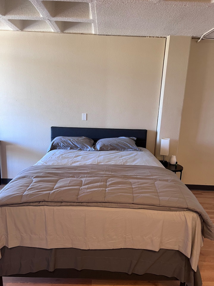 Studio Apartment In Wichita #11 - *Queen Size Bed* - Wichita, KS