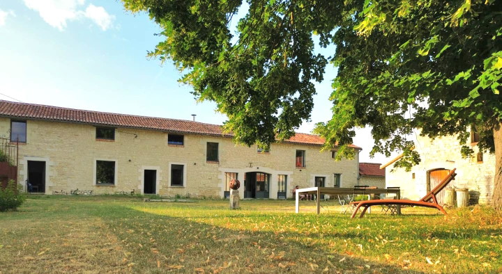 Velue - Maison De Famille Rénovée à La Campagne - France