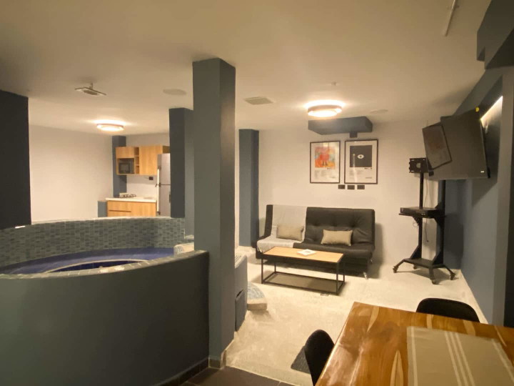 Apt In Provence, Basement With Jacuzzi And Turkish Bath. - Medellín