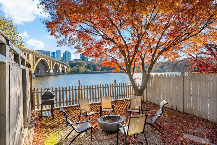 Vues à Un Million De Dollars | Georgetown | Patios | Stationnement - Washington, D.C.