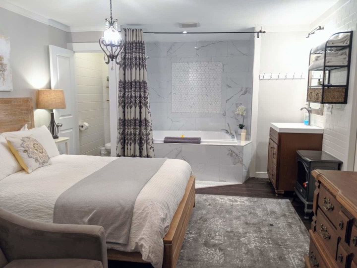 The Nest - Jacuzzi Tub | Kitchenette - Harrison Hot Springs