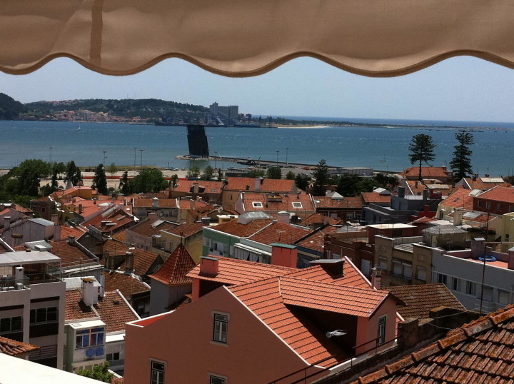 Lisbon By Sea Penthouse - Portugal