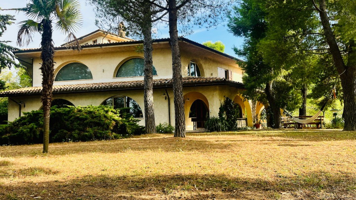 House Of Leaves: Swimming Pool And Tennis Court - Abruzzo