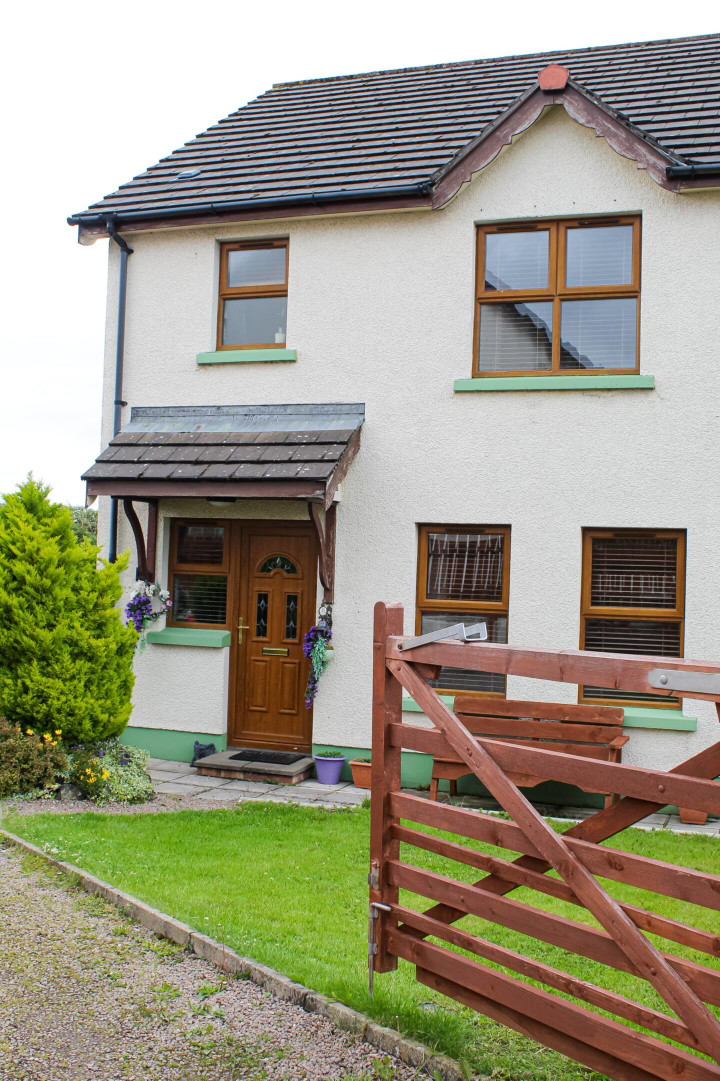 Bright 3br Cottage | Enclosed Garden & Parking - Ballycastle