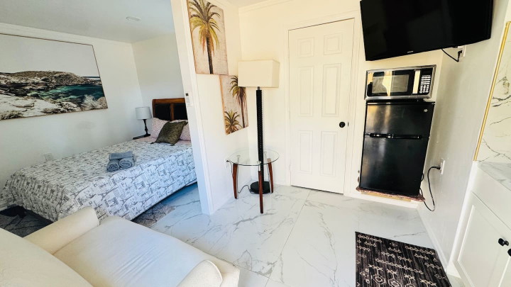Beautiful Studio/private Entance - St. Petersburg, FL