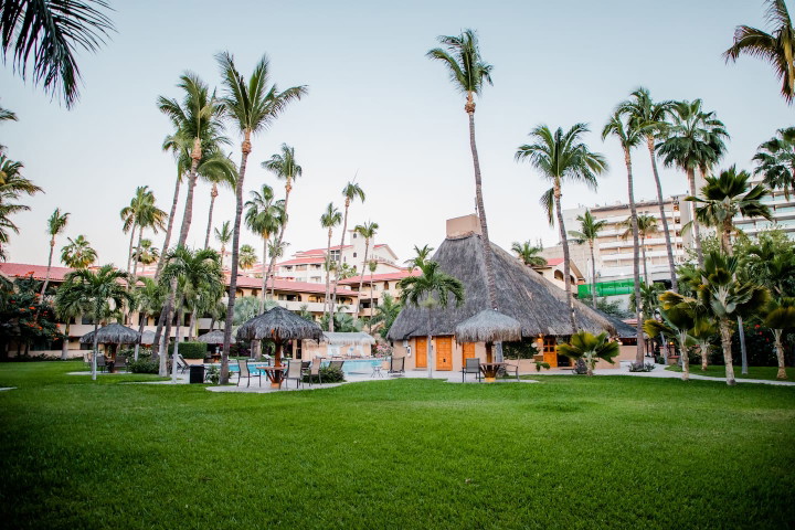 Walking Distance To Everything: Beach And Downtown Just Steps Away - Cabo San Lucas