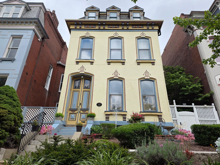 Lafayette Square Inn - Josephine Room - St. Louis, MO