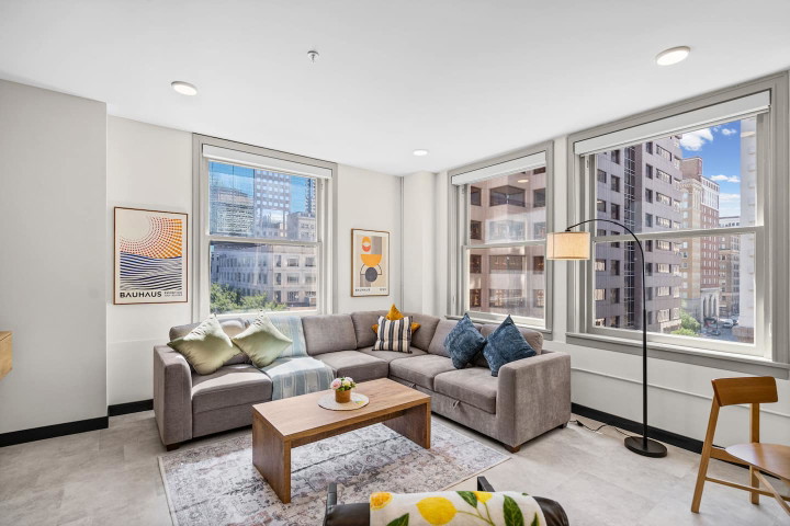 Central 2bd/2ba Flat: Rooftop | Free Parking | Gym - Kansas City