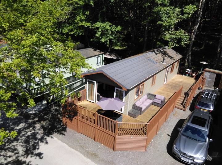 Pony Meadows Lodge On The Shore Of Lake Windermere - Coniston