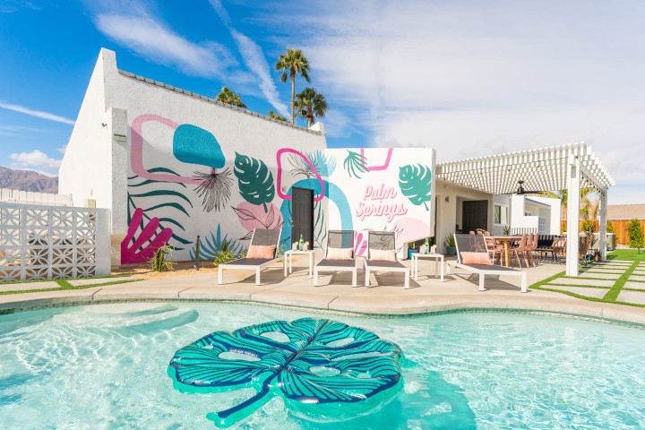 Palm Springs Oasis: Pool, Hot Tub & Desert Relaxat - Palm Springs, CA