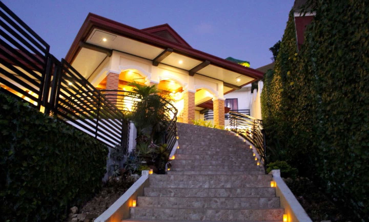 Twinhouse - Coron