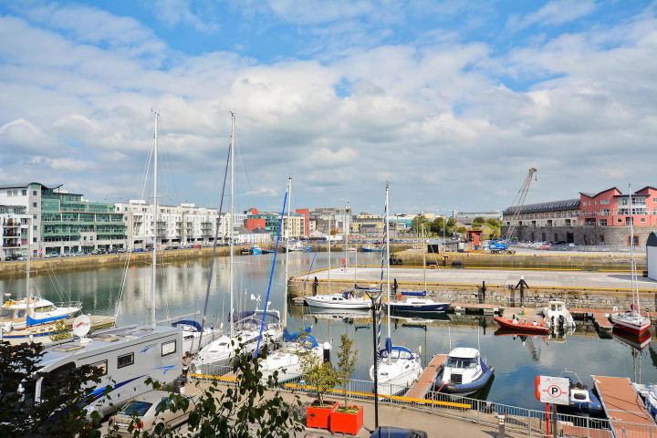 Galway City Centre Harbour Views - Galway