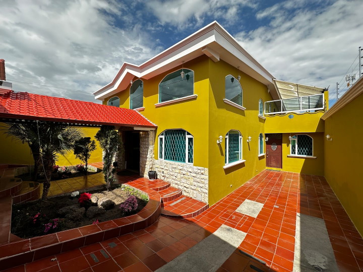 Maison De Luxe - Jacuzzi - Bbq - 15 Min De L'aéroport - Quito
