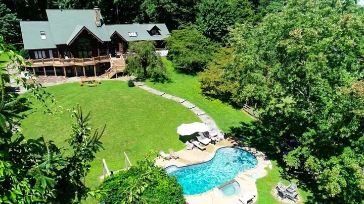 Vinewood Estate Luxury Pool And Vineyard Retreat - Harpers Ferry, WV