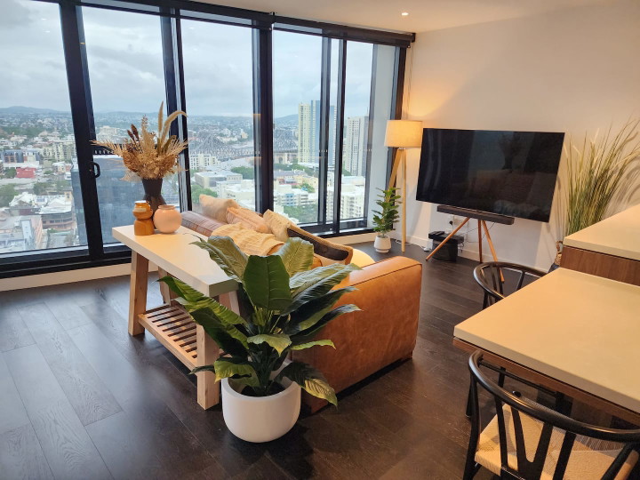 Penthouse Level Luxe Apartment - Brisbane