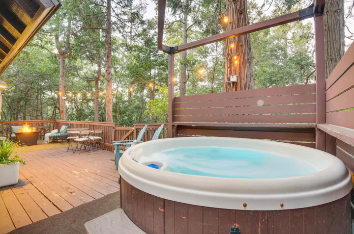 Hottub/ Pet-friendly/ 1 Mi To Lake - San Bernardino, CA