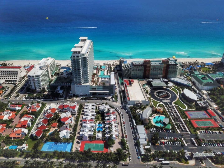 Miriam's Cancun Playa Ballenas Villa - Cancún