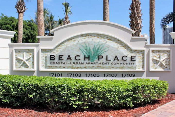 You Don't Have To Shovel Sand!  Str-01149 - Aventura, FL