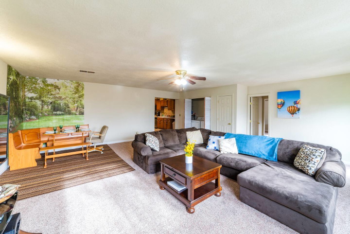 Spacious House Near I-40 In The Heart Of Uptown - New Mexico