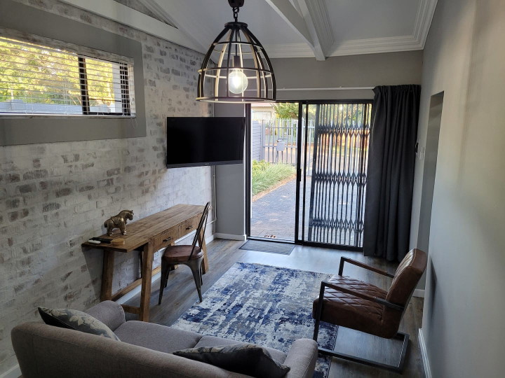 Luxury Self-catering Family Suite - Centurion