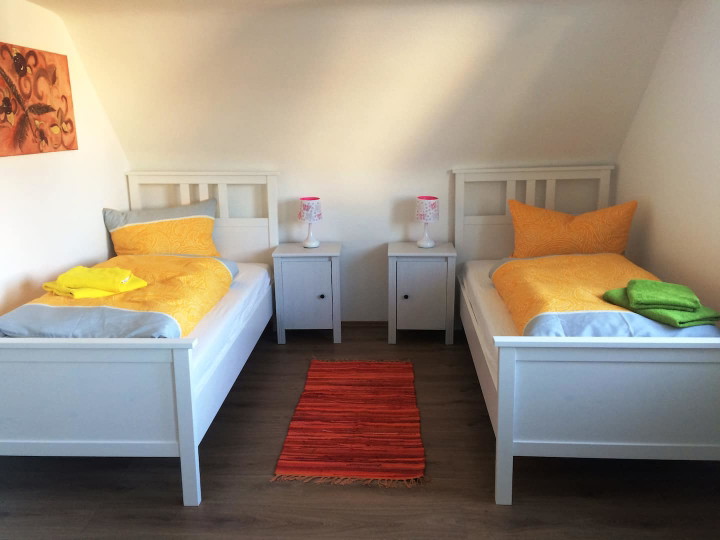 Apartamento Con 3 Habitaciones Individuales! Conexión De Metro! Wifi Gratis - Núremberg