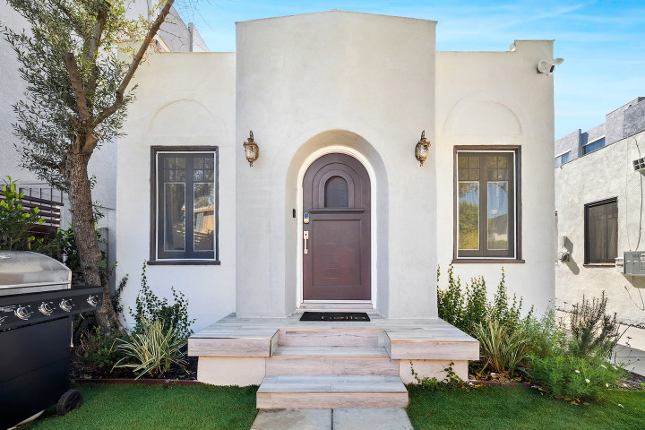 Private Hollywood Bungalow In Fully Gated Complex! - Los Angeles