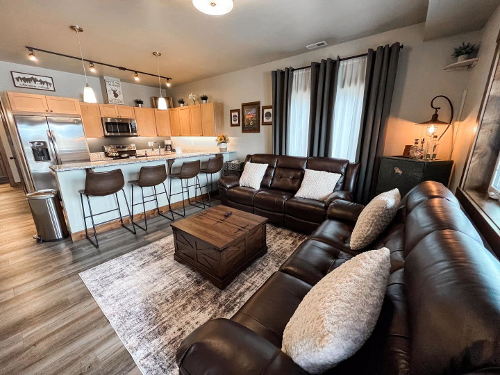 New! Beautiful Condo, Downtown Columbia Falls! - 哥倫比亞瀑布
