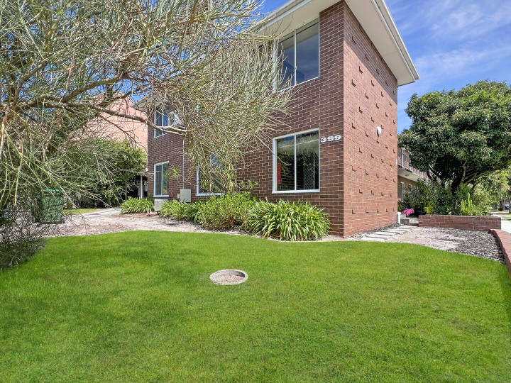 Ground Floor One Bedroom Apartment In Elsternwick - Southland