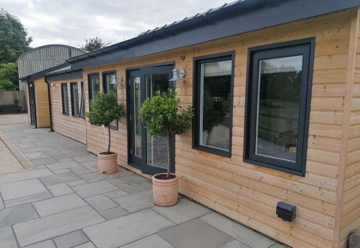Luxury 1 Bedroom Lodge - Altrincham