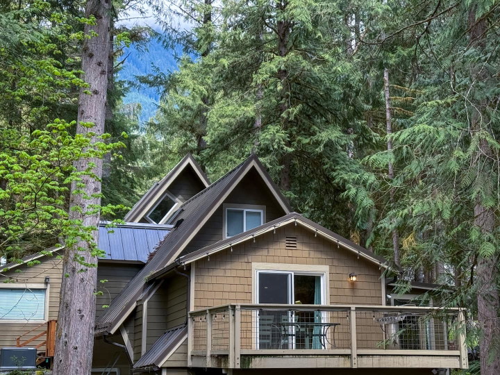 Cedar Haven @ Mt Baker- Ac/hot Tub/wifi/snowline! - Glacier, WA