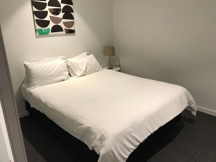 One Bed Apartment In Melb Cbd, Good Location - Melbourne