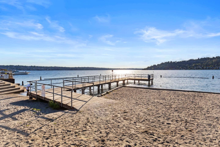 Bungalow Mit Zwei Schlafzimmern Am Lake Washington In Lower Kennydale - Renton, WA