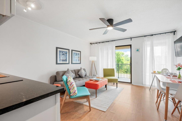 Mid Century Modern Beach Family & Infants Welcome! - Florida