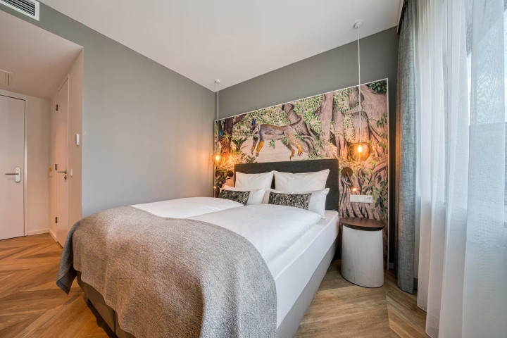 Standard Double | Wyndham Ams | Transit Stop - Hoofddorp
