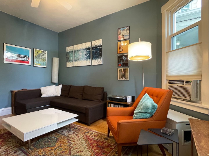 Cool City Comfort - Logan Sq. - Ohare Cta - Chicago, IL