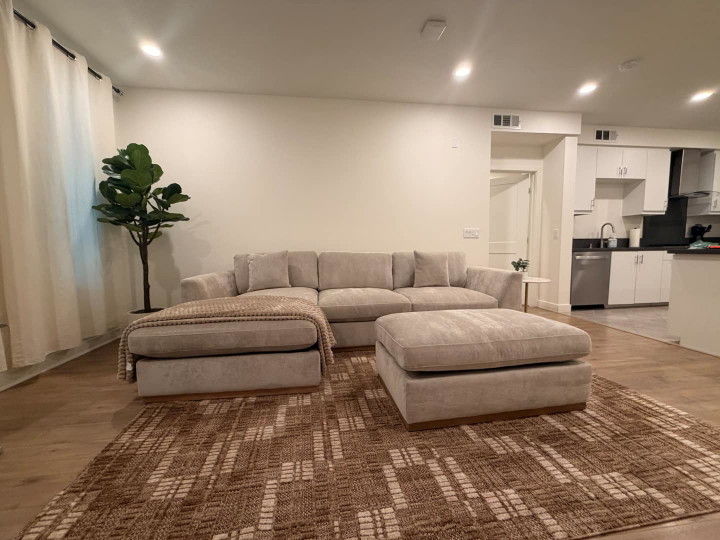 Beautiful And Lovely Condo In The Heart Of Irvine - Irvine, CA