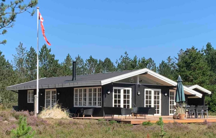 Hyggeligt Sommerhus I Blåvand - Denmark