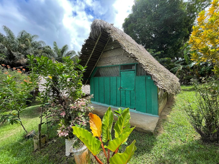 Simple But Wonderful Hut In Kamp Makandi Boto-pasi - Suriname