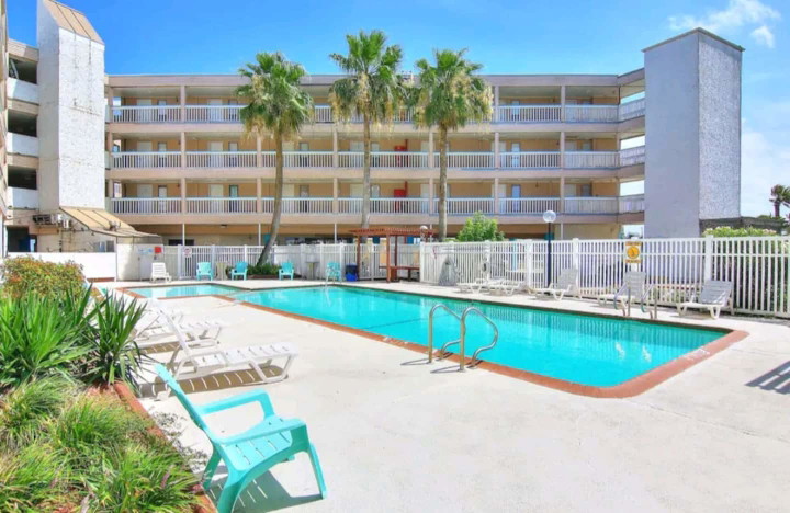 Lovely, Beach View Condo - Texas