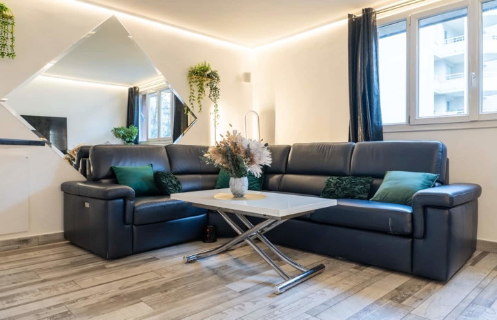 Self-contained & Private Parking  Metro 5 Min - Courbevoie
