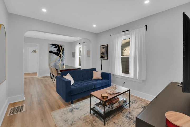 2br Near Caesars & Walkerville | Bright & Cozy - Windsor, ON, Canada